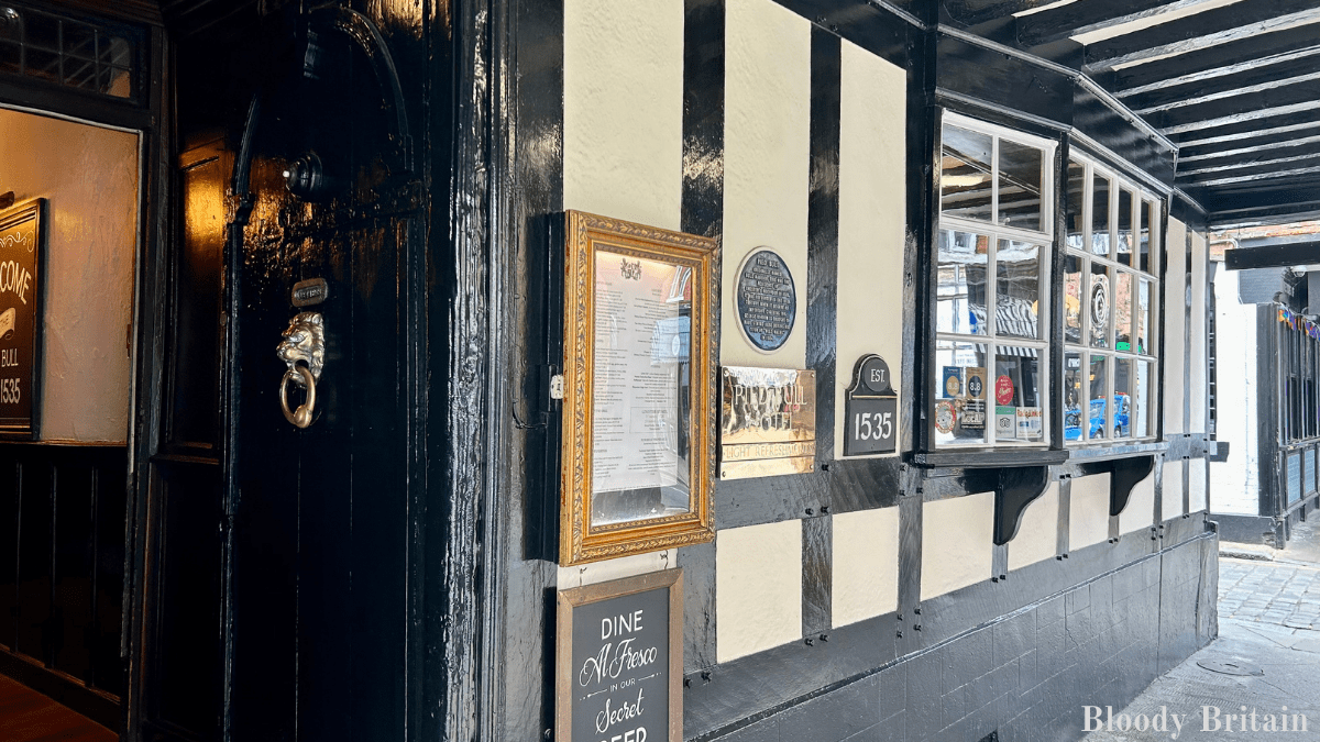 What Was It Really Like To Step Into an English Medieval Tavern ...